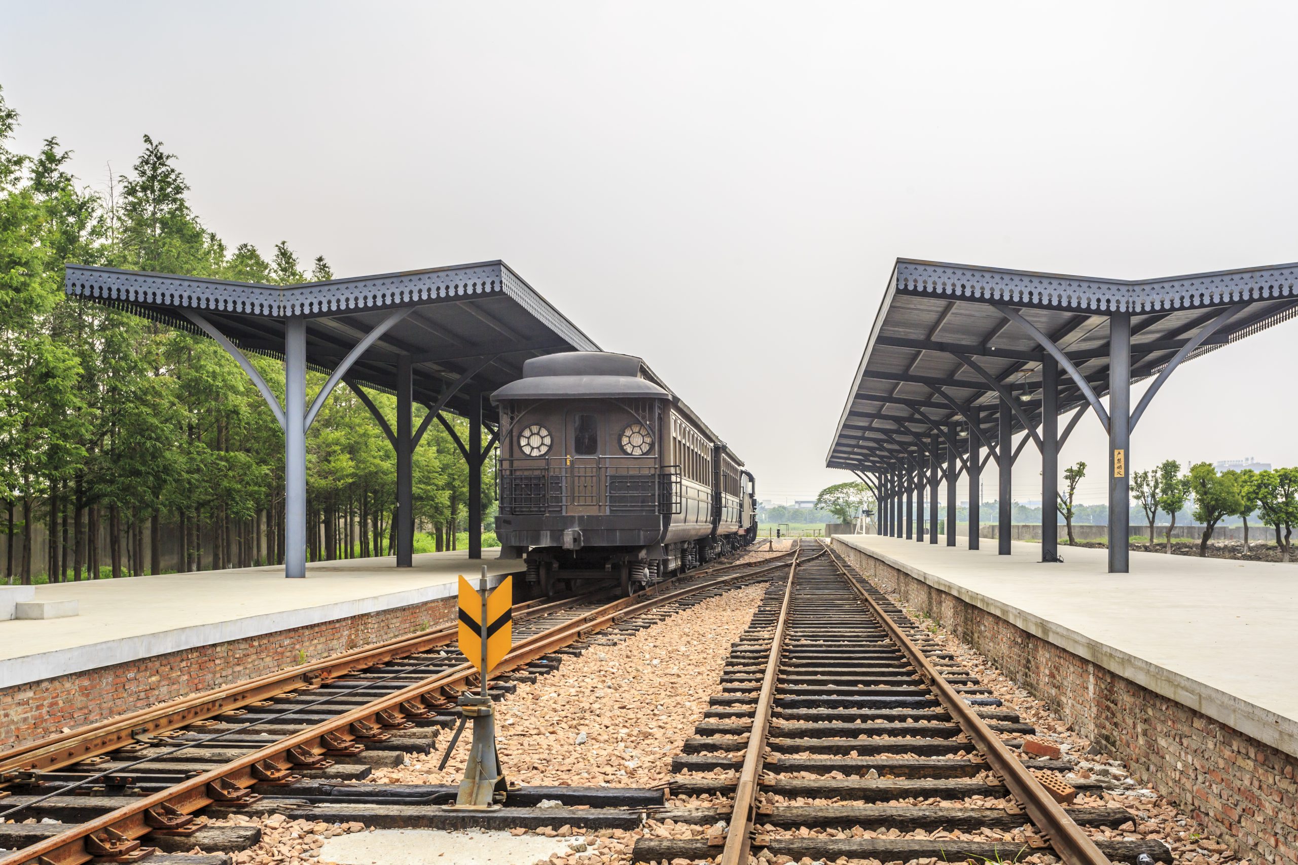 NPG Reviews Key Railway Projects to Boost Connectivity - Maxim Infra News
